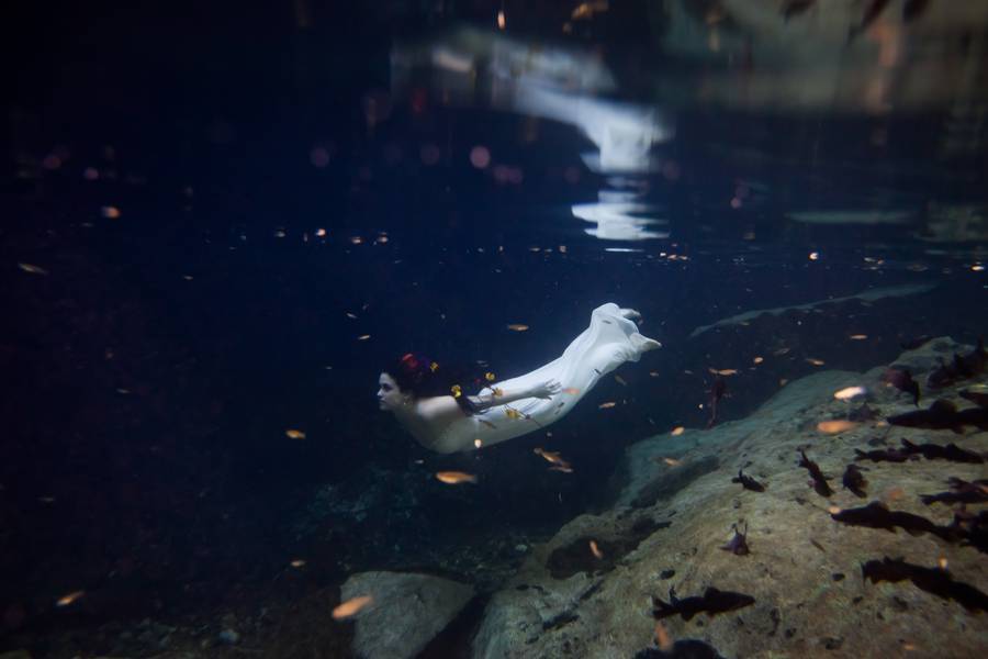Magic Underwater - BeachBride.com