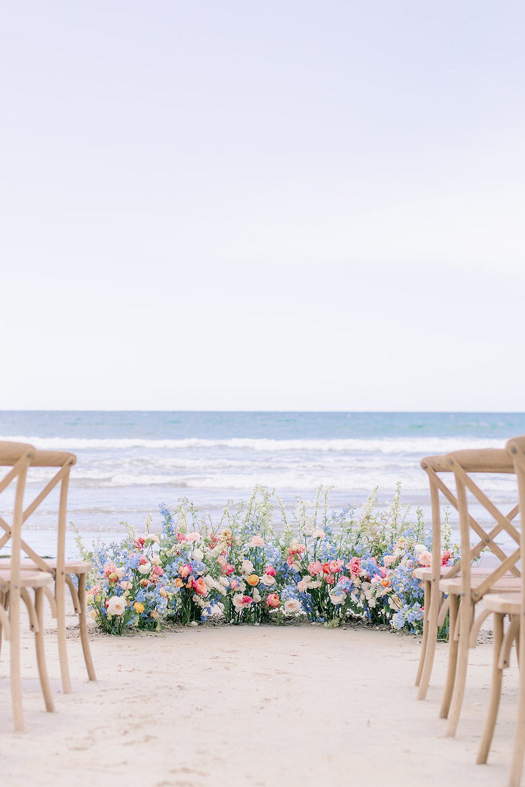 Bright Seaside Styled Wedding - BeachBride.com